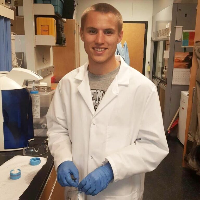 Derek Detweiler | 500 Queer Scientists : 500 Queer Scientists