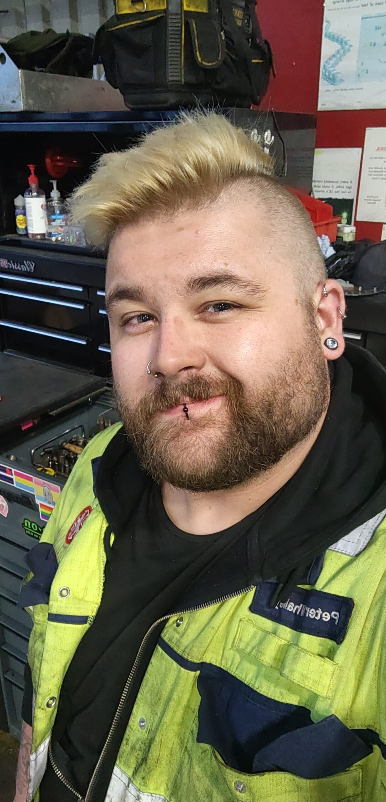 Luke Holman | 500 Queer Scientists : 500 Queer Scientists