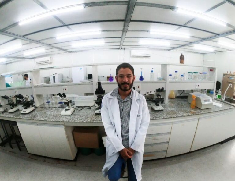 500 Queer Scientists Visibility Campaign : 500 Queer Scientists